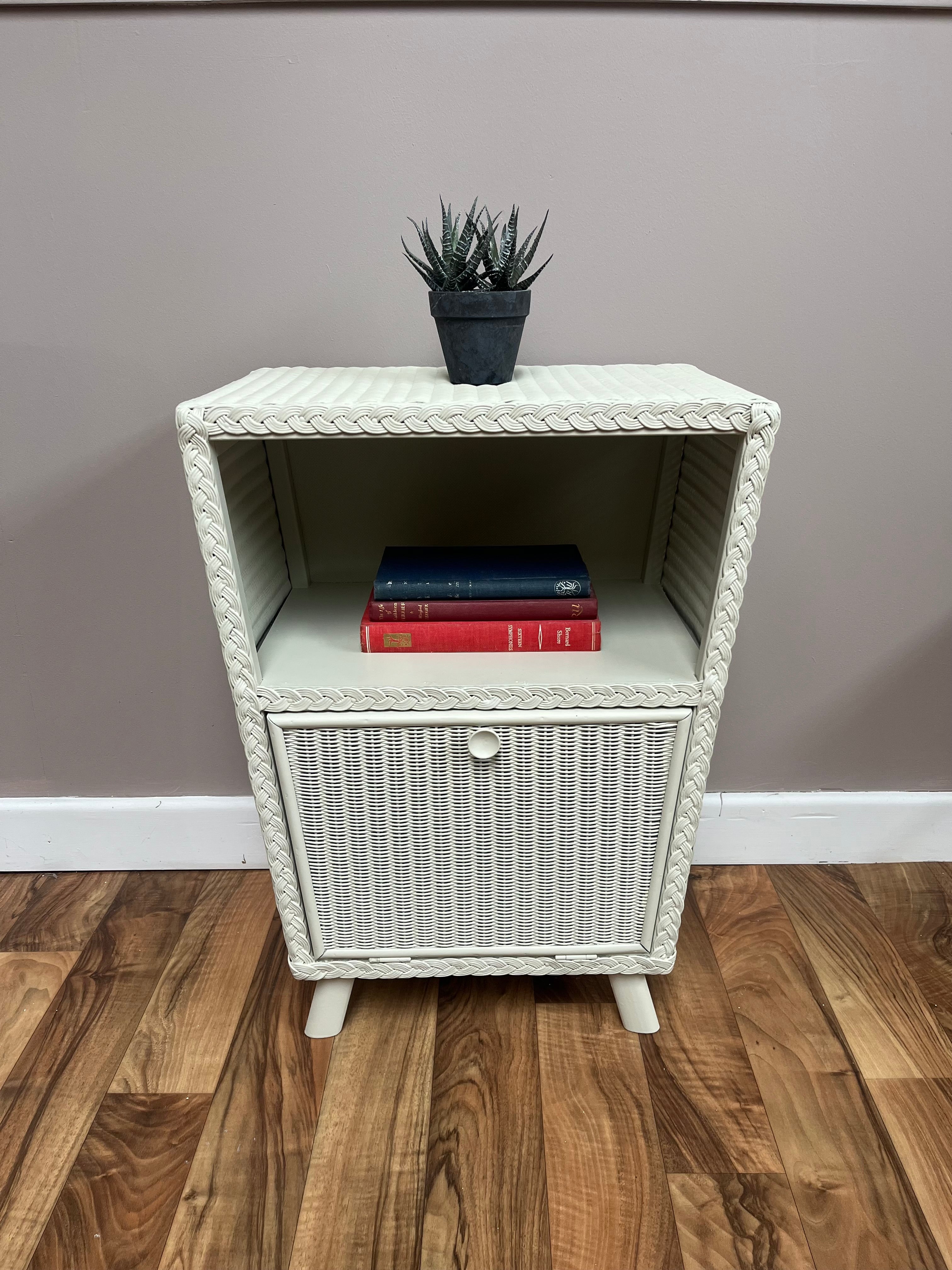 Lloyd Loom Bedside Table – Maycroft Lloyd Loom